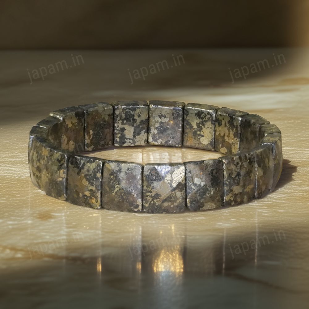 Pyrite Wealth Cubical Band – Japam